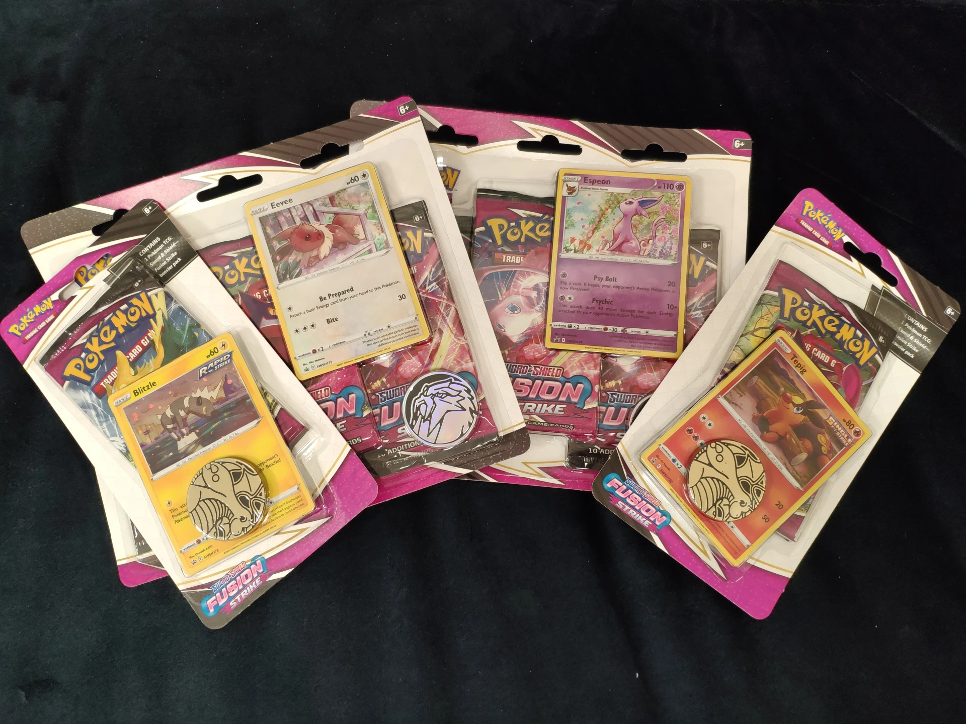 Pokemon Fusion Strike Blister Packs - Pokemon Deal